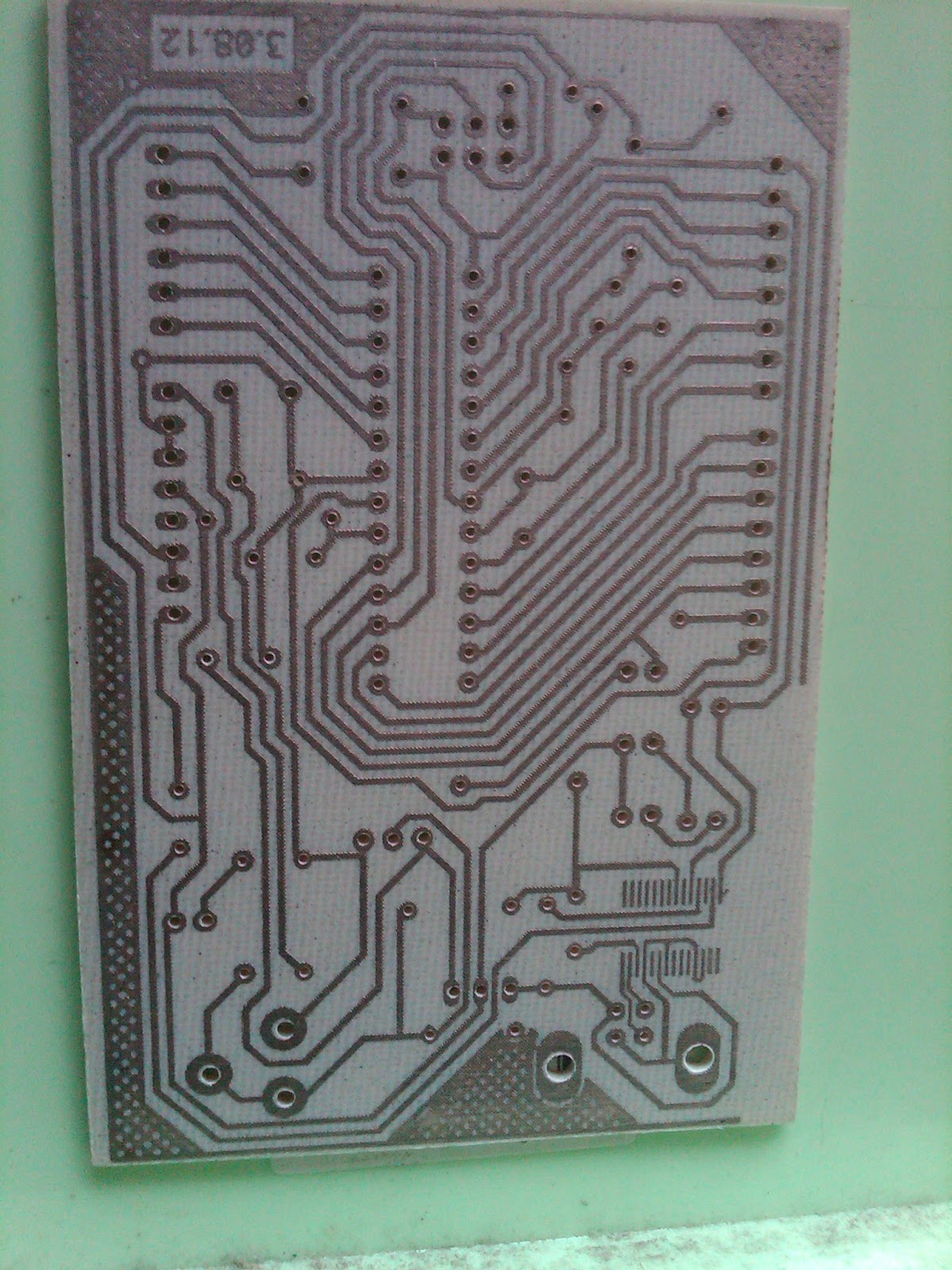 Microcontroller dan RF Amplifier: Jasa Cetak PCB JOGJA