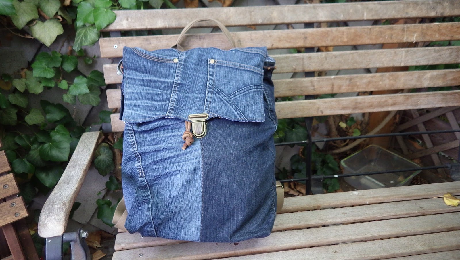 tinistaschen: Rucksack aus alten Jeans