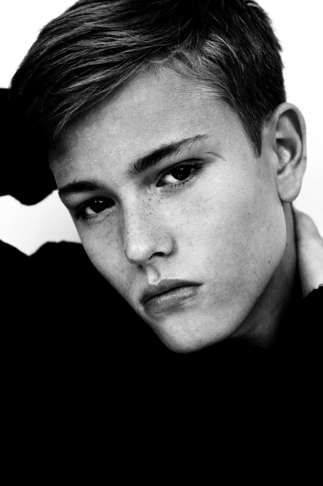 Alpha Male Model Management: DAVY - Photography by Jorrit Pfeifer