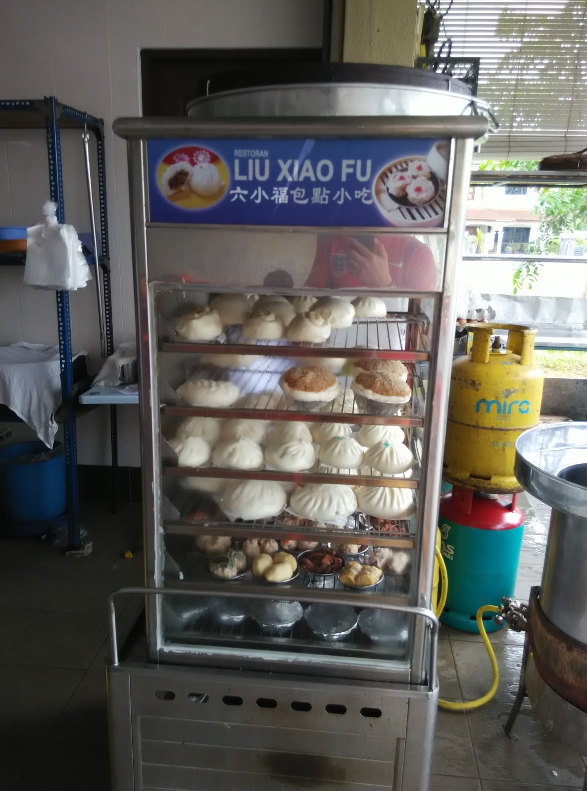 Our Journey : (Day 2) Perak Sitiawan - Liu Xiao Fu Cafe "六小福包点小吃"