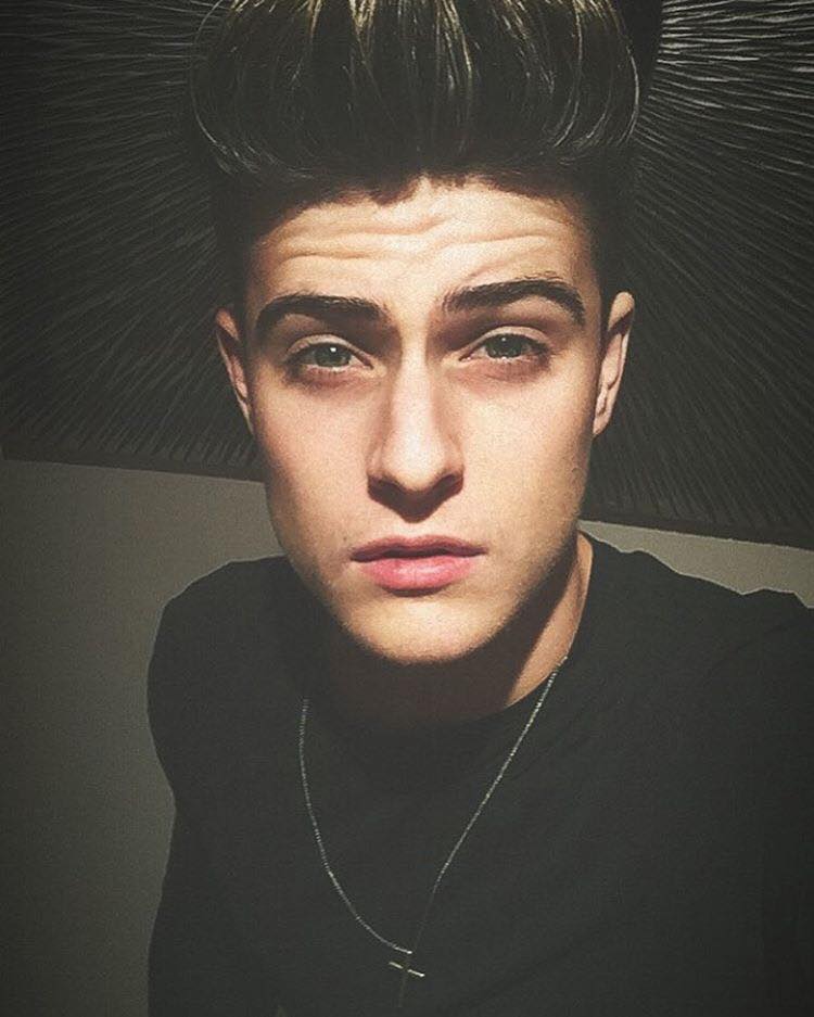 Lovely Boys: Aitor Sáez