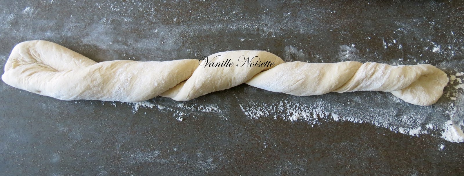 Vanille Noisette : LE PAIN TORDU