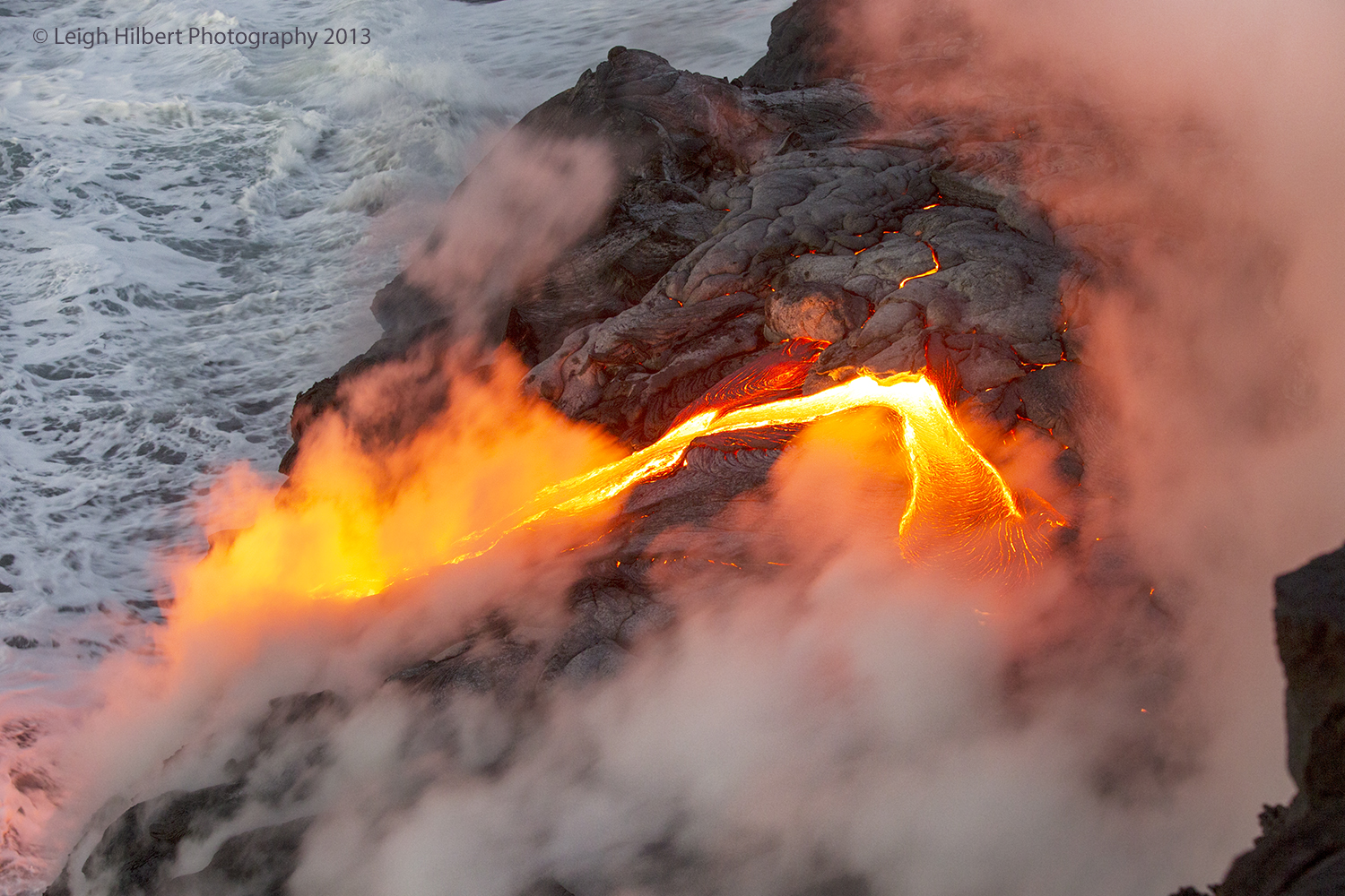 HAWAIIAN LAVA DAILY: Video footage of ocean entry lava flow Hawaii
