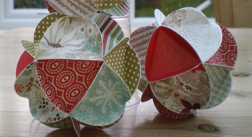 Christmas Paper Baubles - How To...