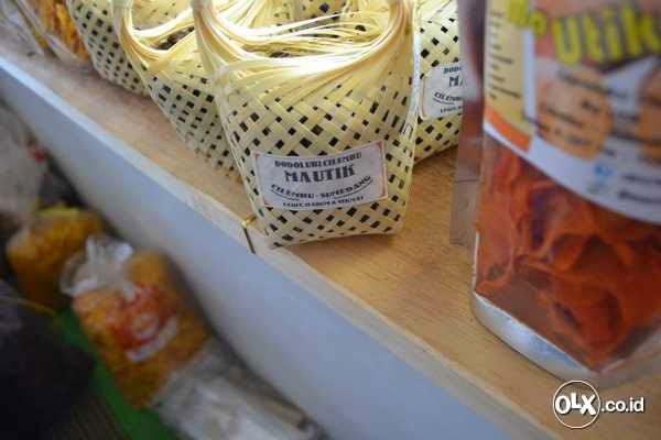 Ma Utik Aneka olahan ubi cilembu asik dan ciamik... :)