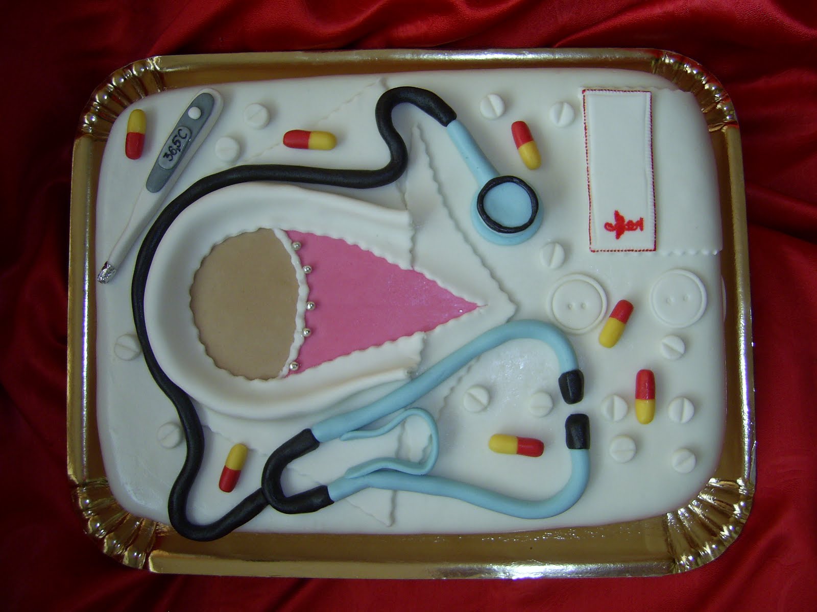 Mama-Mio Cakes: Tort medical 3