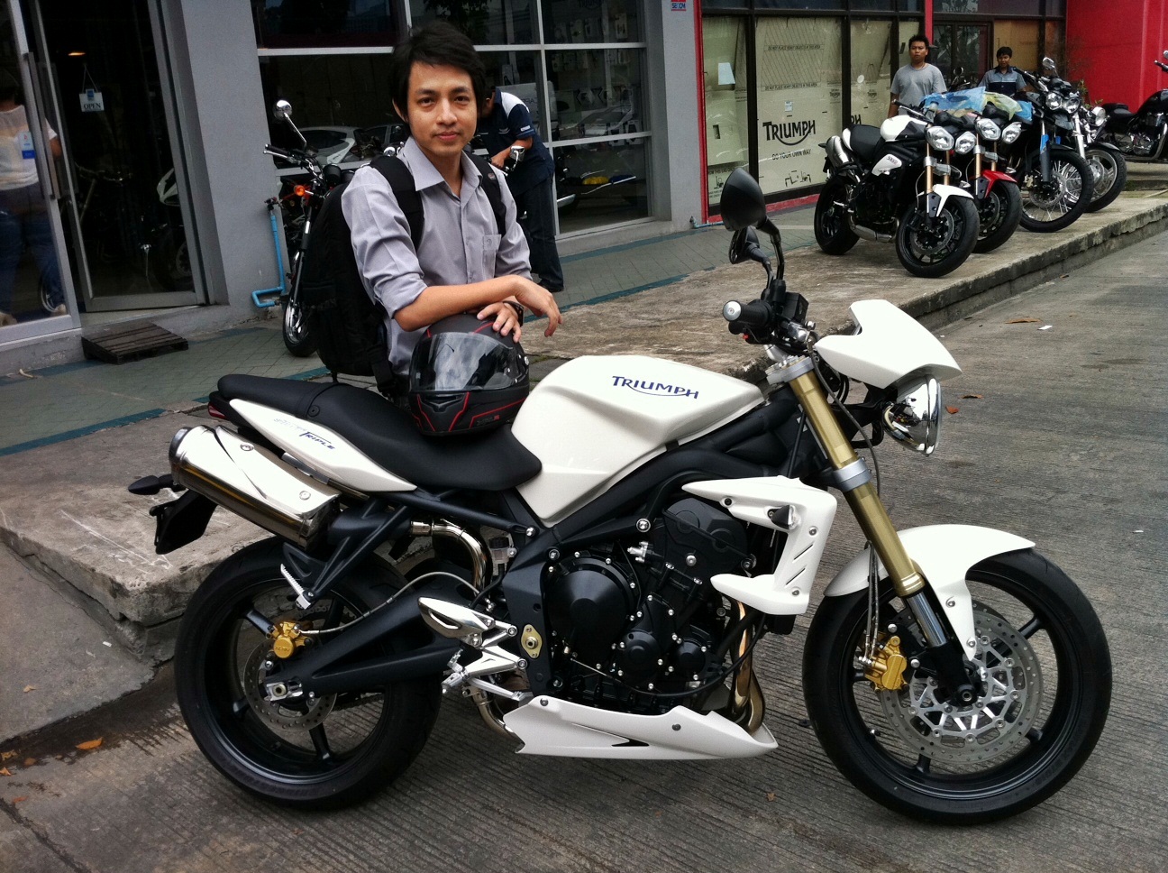 Britbike Triumph Motorcycle Blog: September 2011