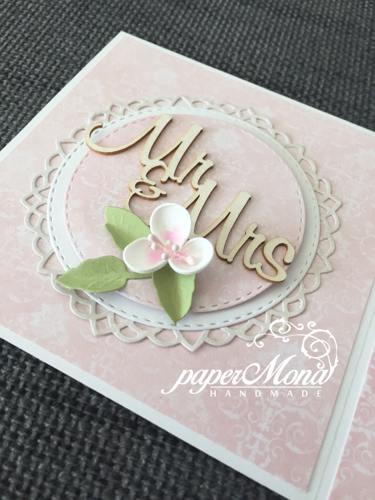 paperMona: Wedding exploding box