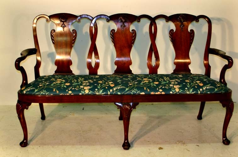 Fiorito Interior Design: Know Your Sofas: The Queen Anne Settee