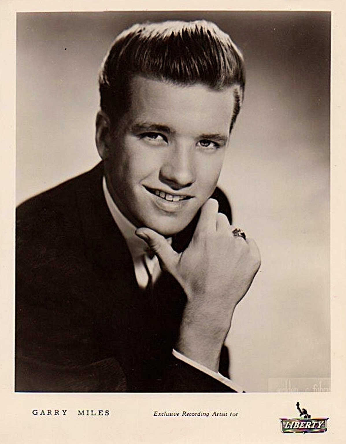 WHITE DOO-WOP COLLECTOR: JAMES "BUZZ" CASON & THE.......