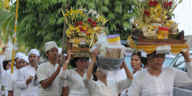 Kearifan Lokal: Awig- awig as a model of Balinese customary law | Hello ...