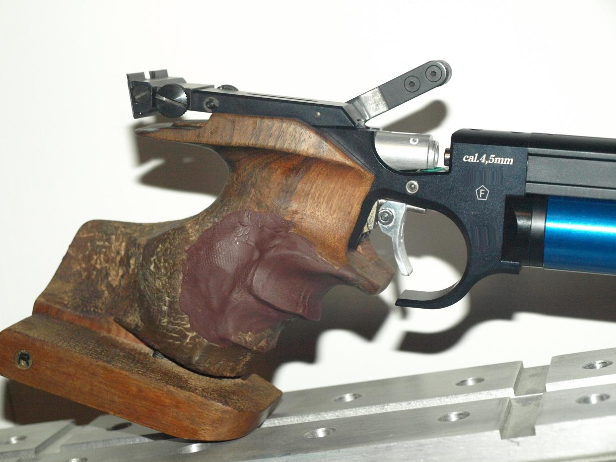 LukeP: Steyr Lp10 custom Trigger long Finger