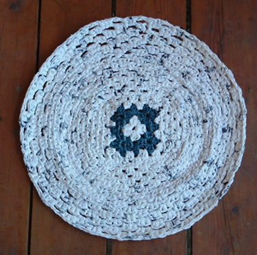 Miss Julia's Patterns: Free Patterns with Plarn - Recycled Plastic Bags