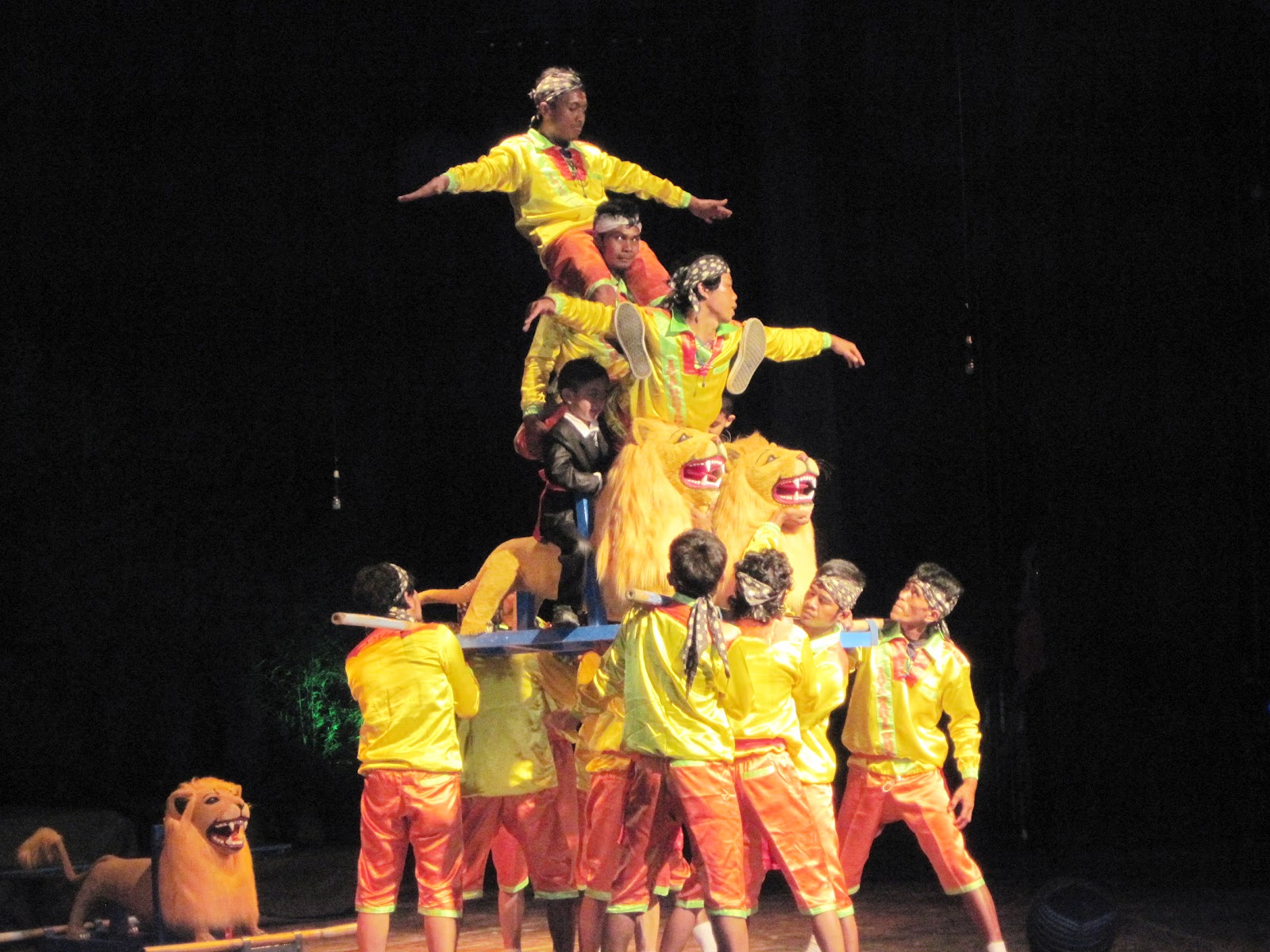 IFAN ACHMAD SOPANDI: SENI SUNDA SINGA DEPOK