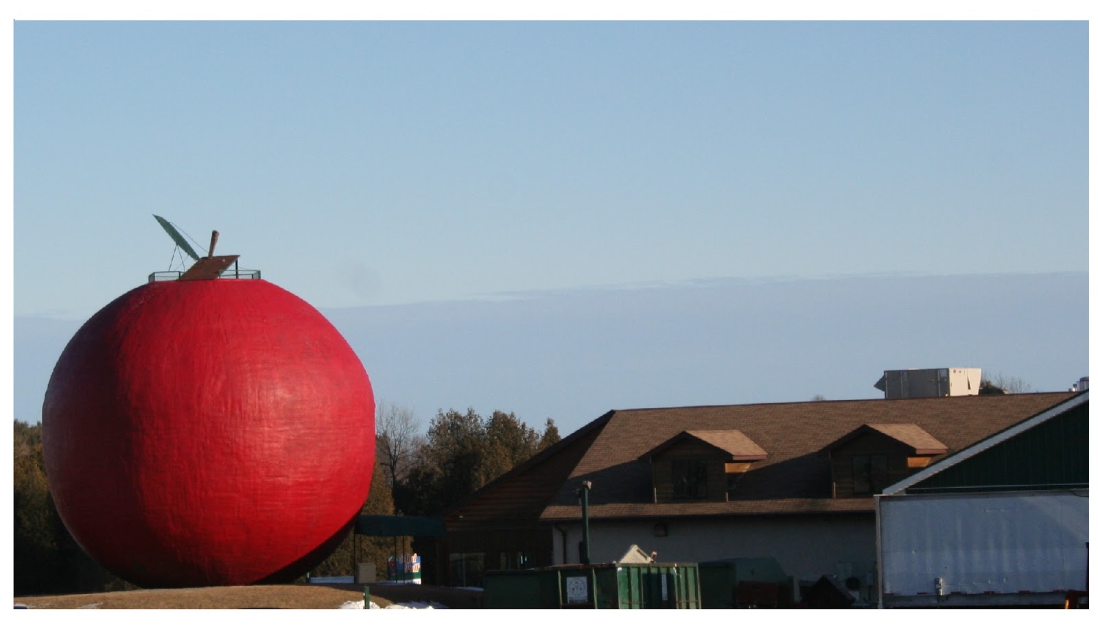 Mishy's Corner of the World: The Big Apple in Colborne