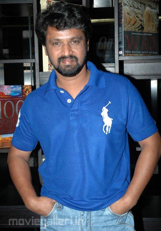 director cheran and actress saritha in Blind Date Premiere @ Escape ...