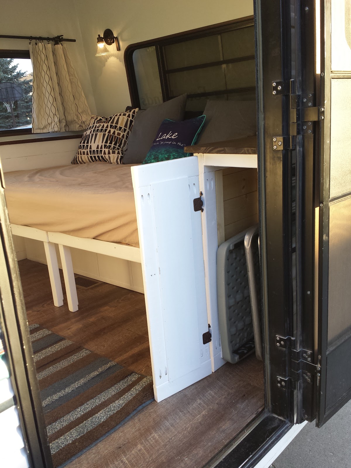 Alice gets a makeover: Ep. 12 - DIY RV Daybed