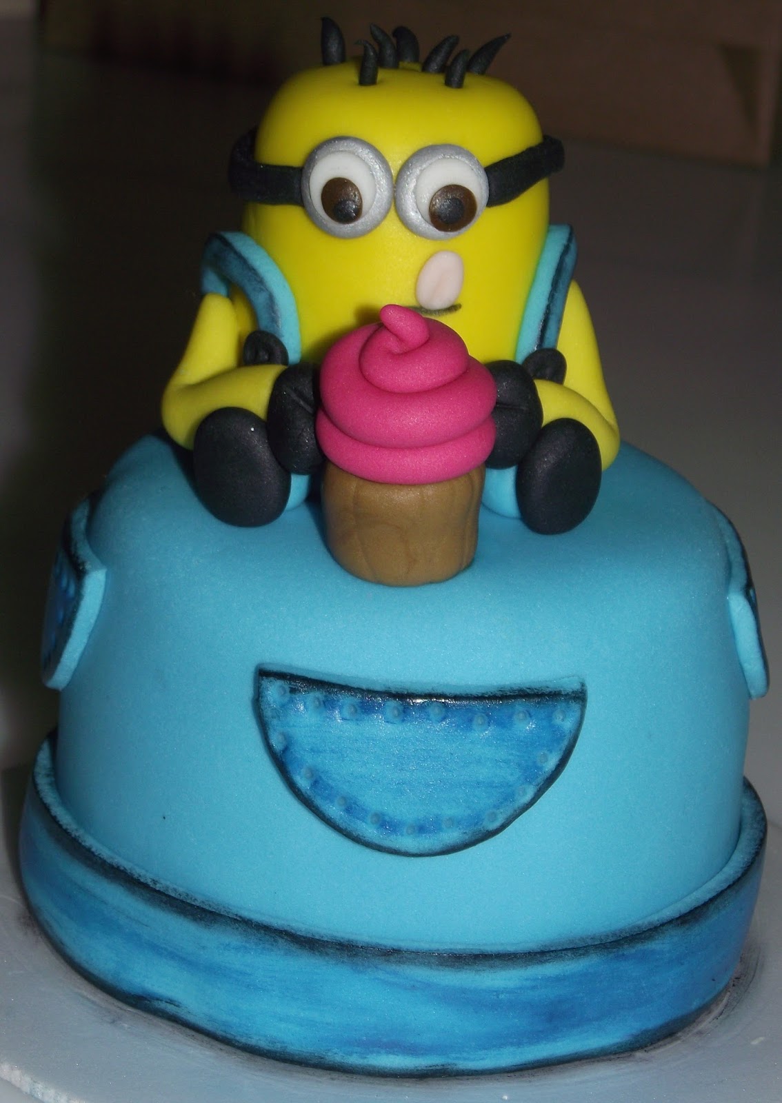 Adriana Zonta Cake Designer: Mini Bolo Minions