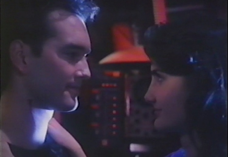 The Bloody Pit of Horror: Kamillions (1990)