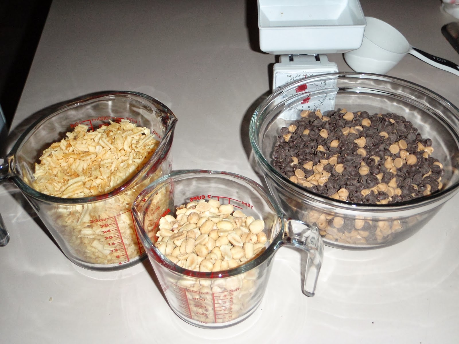 Two Crafty Girls: Nutchos