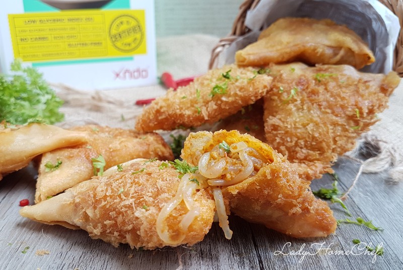 LadyHomeChef: Golden Triangle Curry Noodles (Collaboration with Xando)