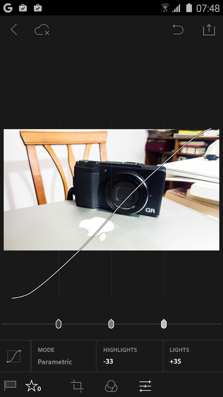 Adobe Lightroom 變身免費相機讓 Android 拍 RAW 檔