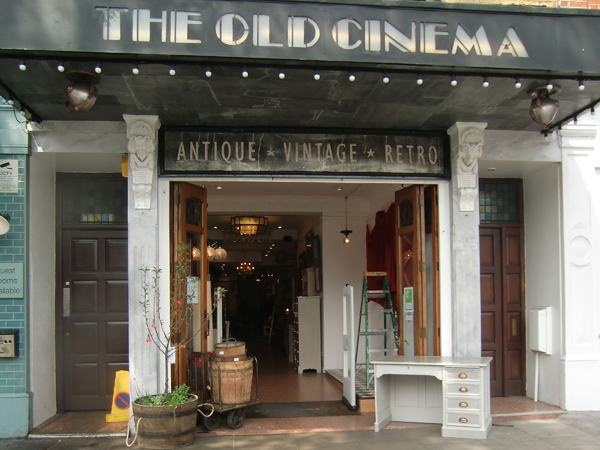 Homebuildlife: Inside The Old Cinema: vintage retail