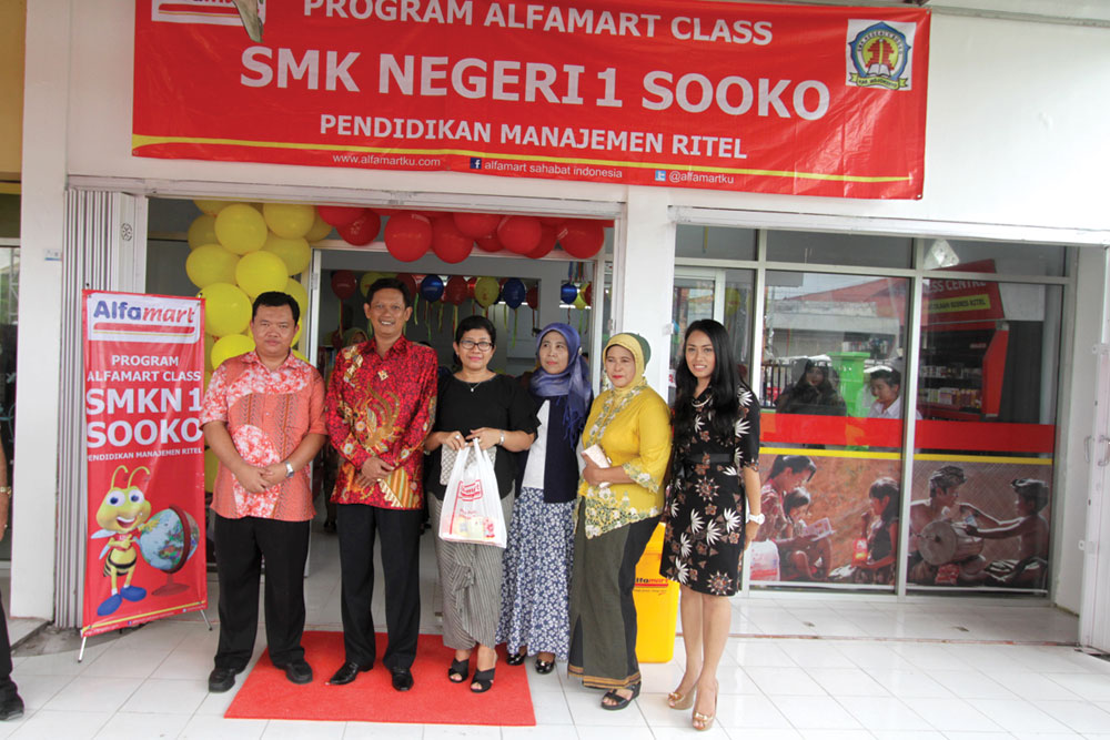 ALFAMART CLASS Pendidikan Ritel untuk Siswa – Siswi SMK Negeri 1 Sooko ...