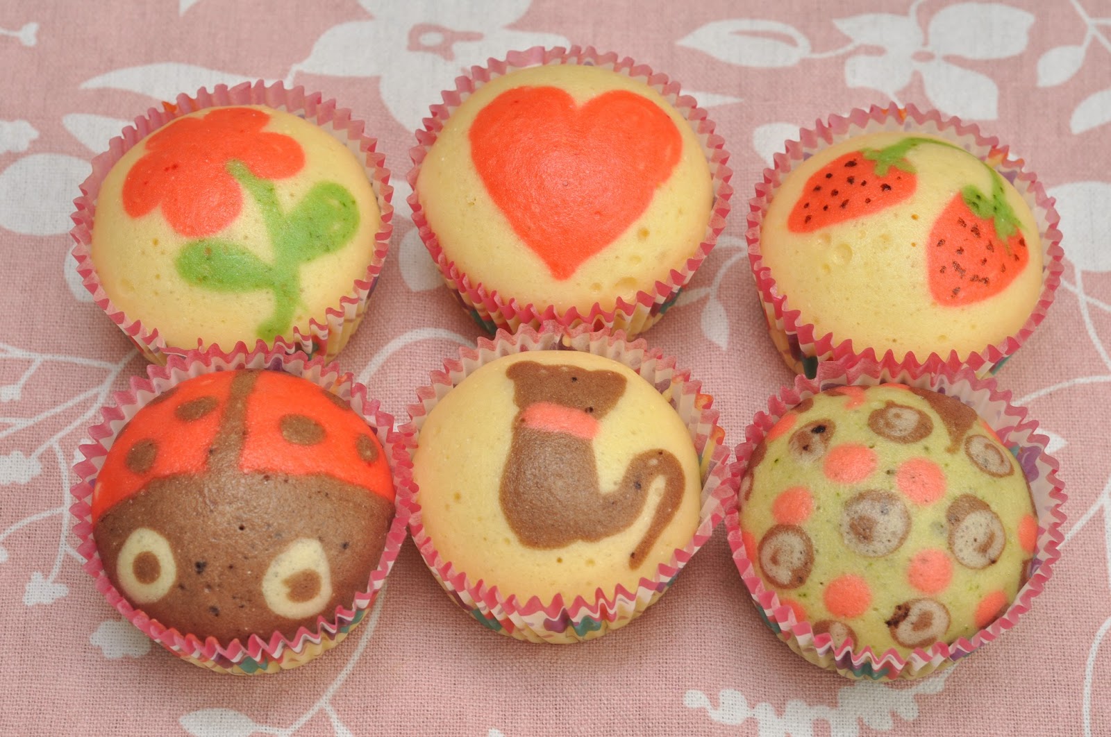 Veronica's Kitchen: Creative Steamed Cupcake - 彩绘可爱蒸蛋糕