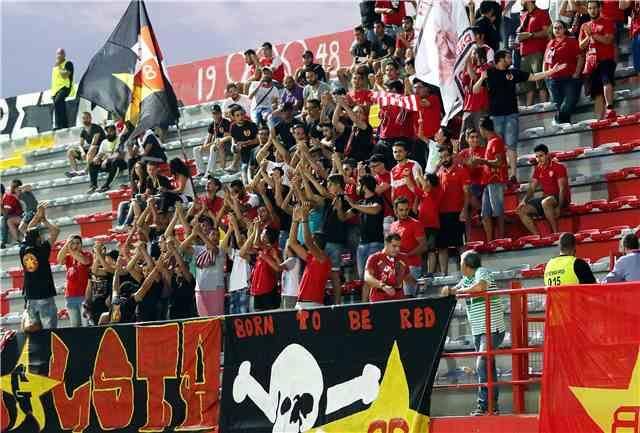 Left side terraces: Interview with a representative of the fan group ...