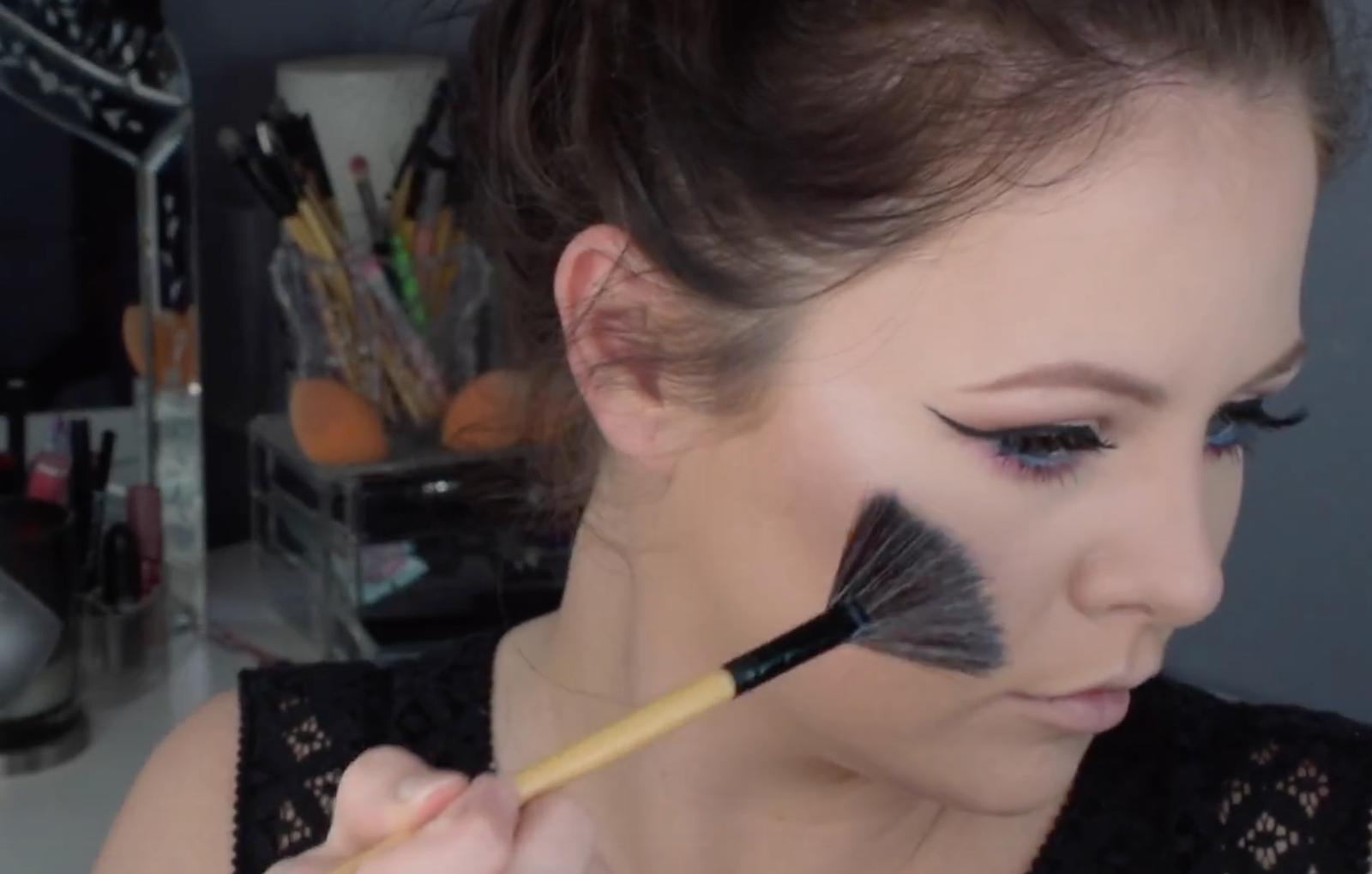 Danielle Scott: Easy Clubbing Makeup Tutorial