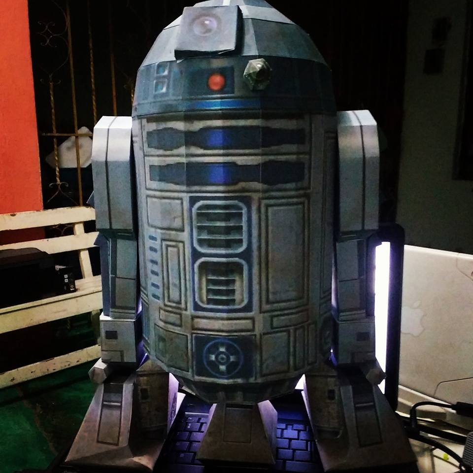 02 Papercraft R2D2 50CM y BB-8 15CM