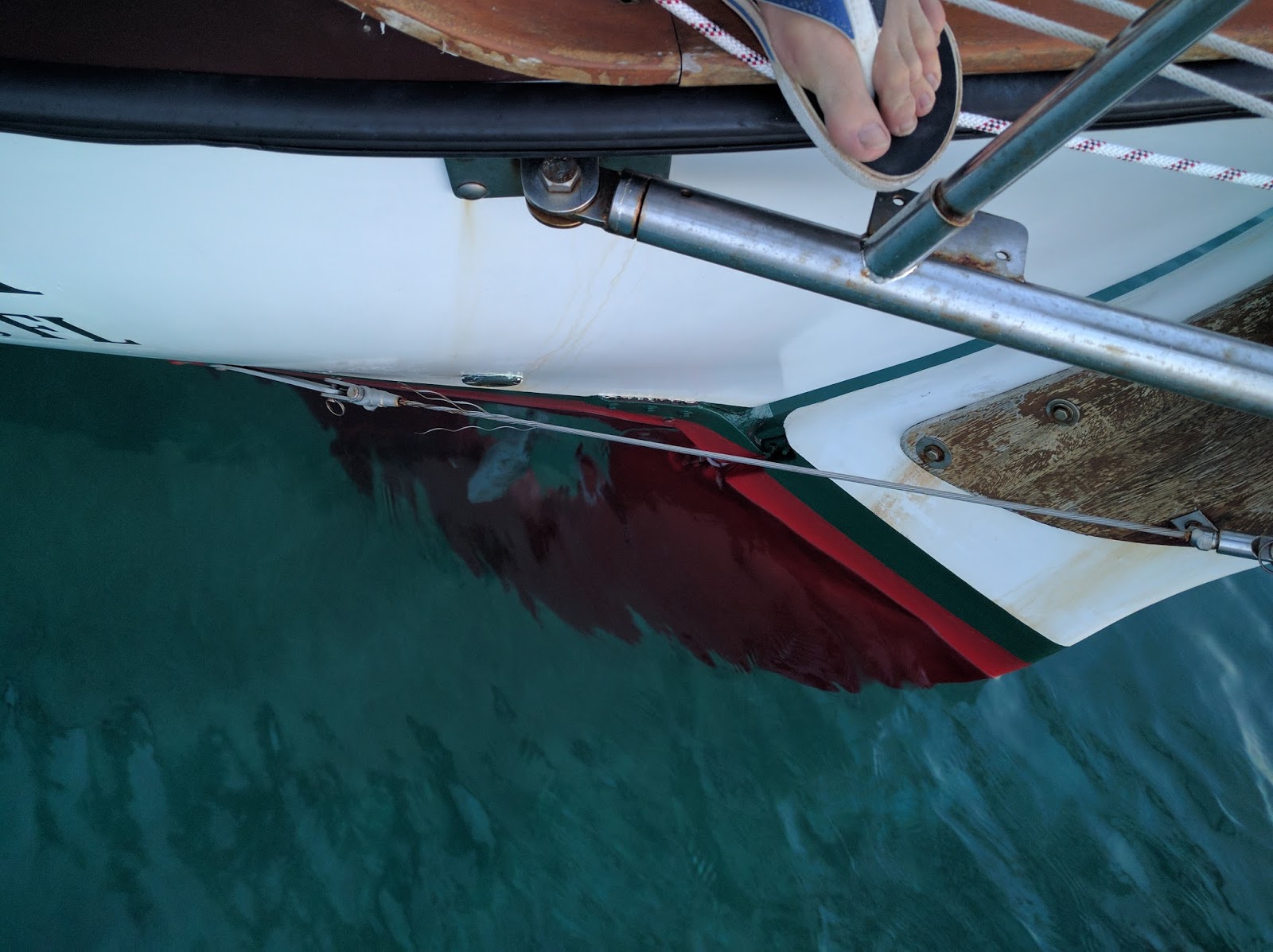 Onapua........the sailing vessel: Broken boomkin whisker stay