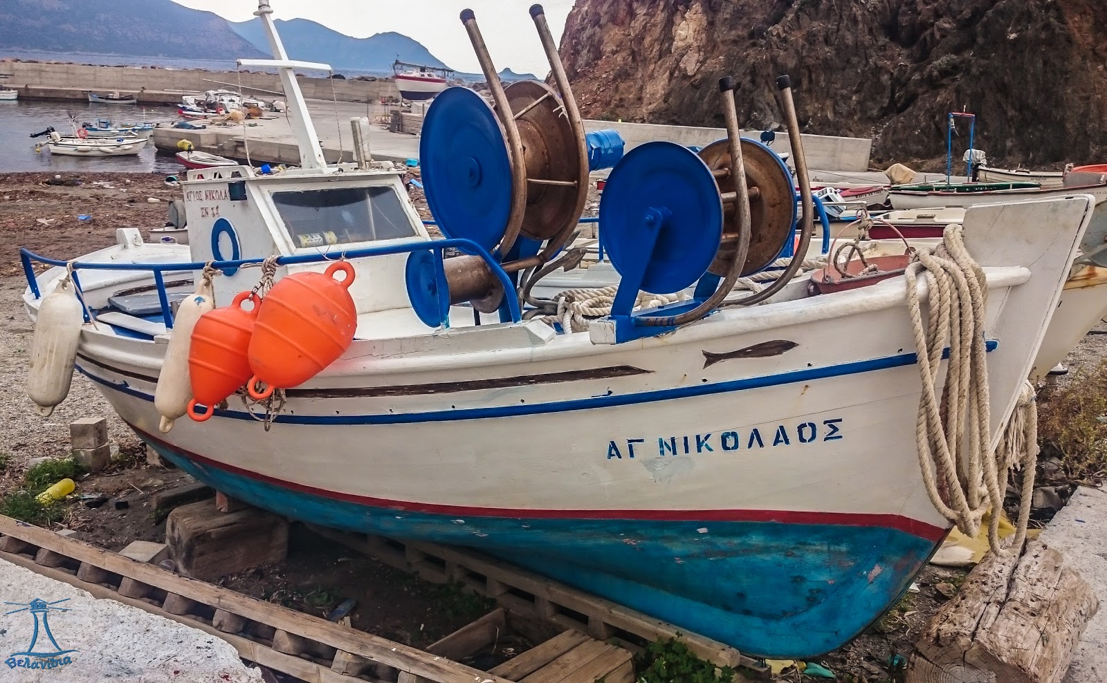 ΑΓΓΕΛΙΕΣ - ΠΩΛΕΙΤΑΙ ΞΥΛΙΝΟ ΕΠΑΓΓΕΛΜΑΤΙΚΟ ΣΚΑΦΟΣ ΜΕ ΜΗΧΑΝΗ ~ ΒΕΛΑΝΙΔΙΑ