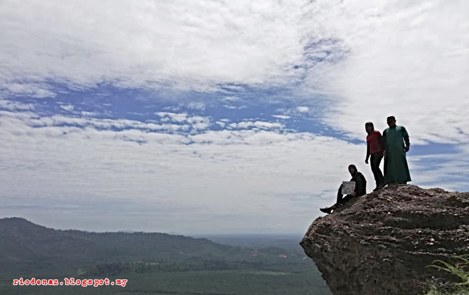 Rio Azzaro: Antara Bukit Botak , Bukit Berdiri dan Parit Jawa