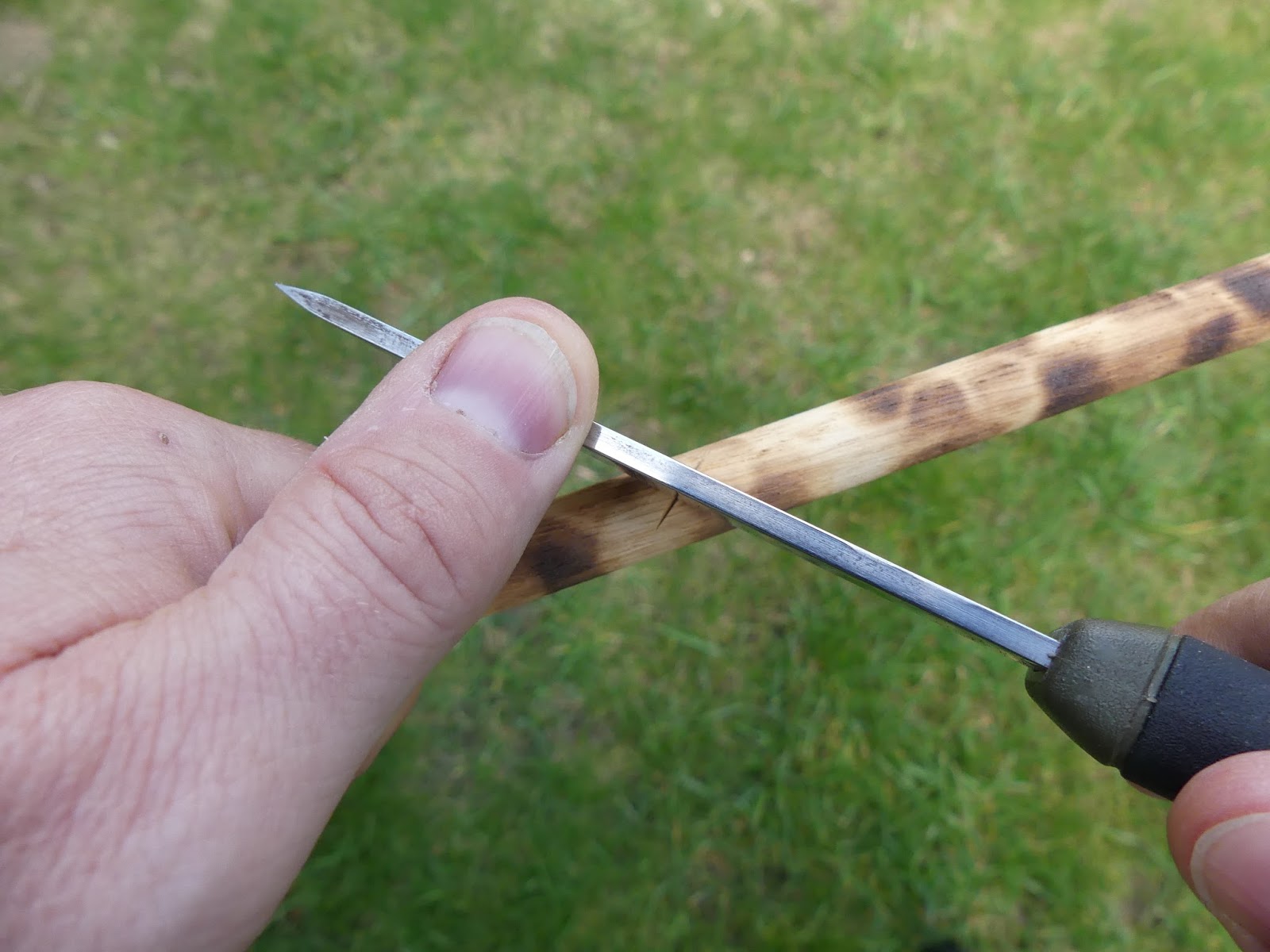 The Outdoor Traditionalist : Homemade Atlatl/ Dutch Arrows