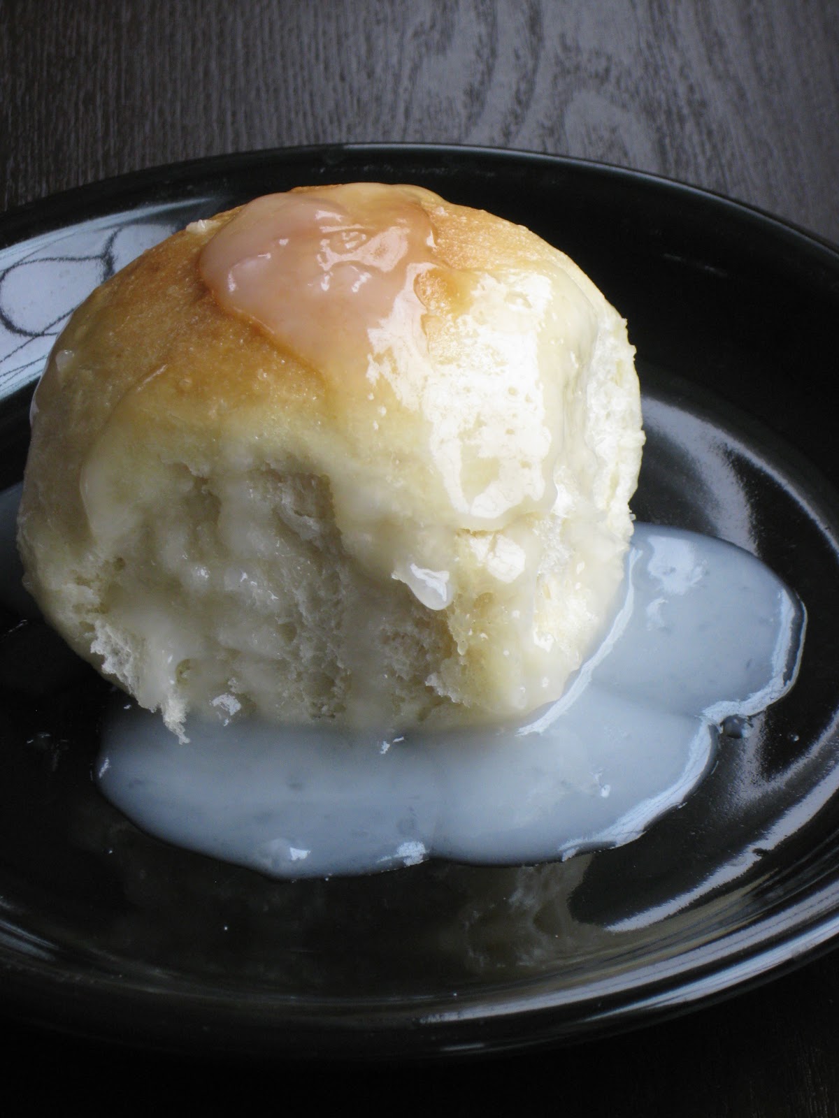 Cardamommy and Coriaunty: Pani Popo - Samoan Coconut Buns