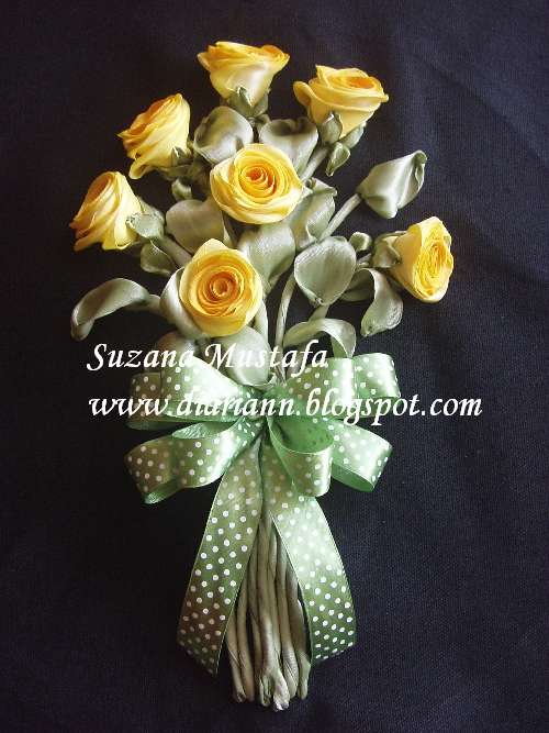 Suzana Mustafa: Jambangan Bunga Ros Reben