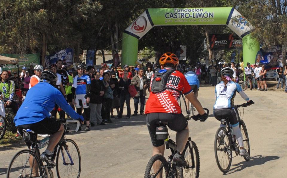 CRONICA ENSENADENSE: 4o PASEO CICLISTA " PEDALEANDO POR UNA ESPERANZA"
