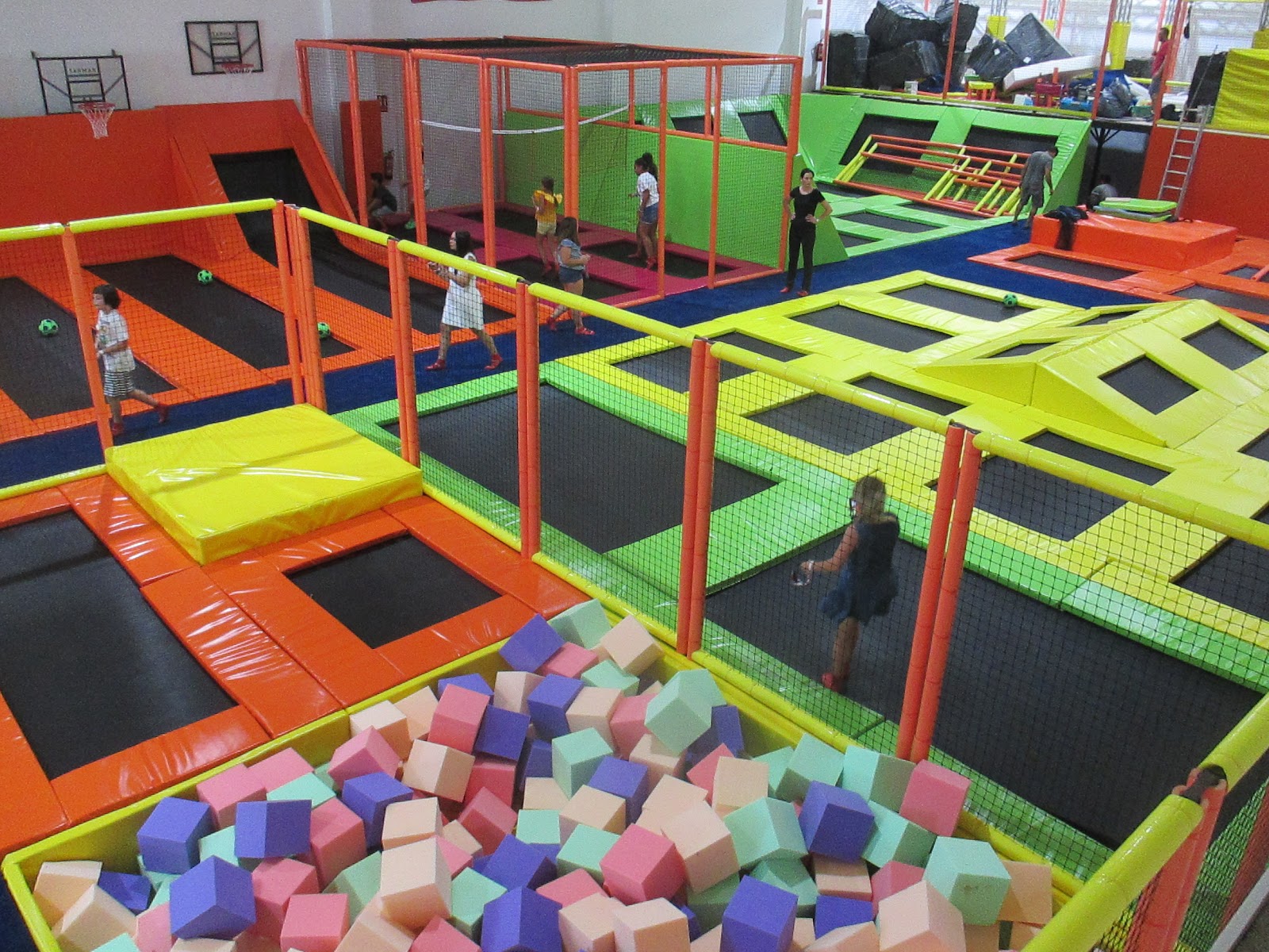 Basket Fernán Núñez Información: ABRE EN CÓRDOBA JUMPING WARRIOR TRAMPOLIN PARK