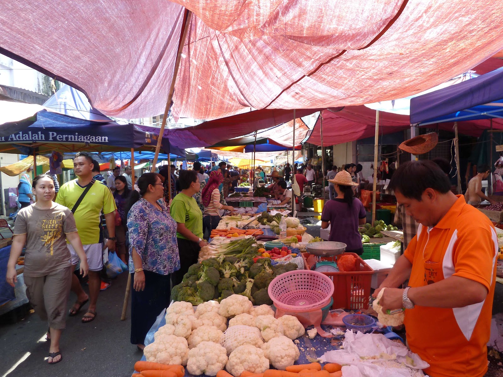 Kuching 2012 - Satok Weekend Market