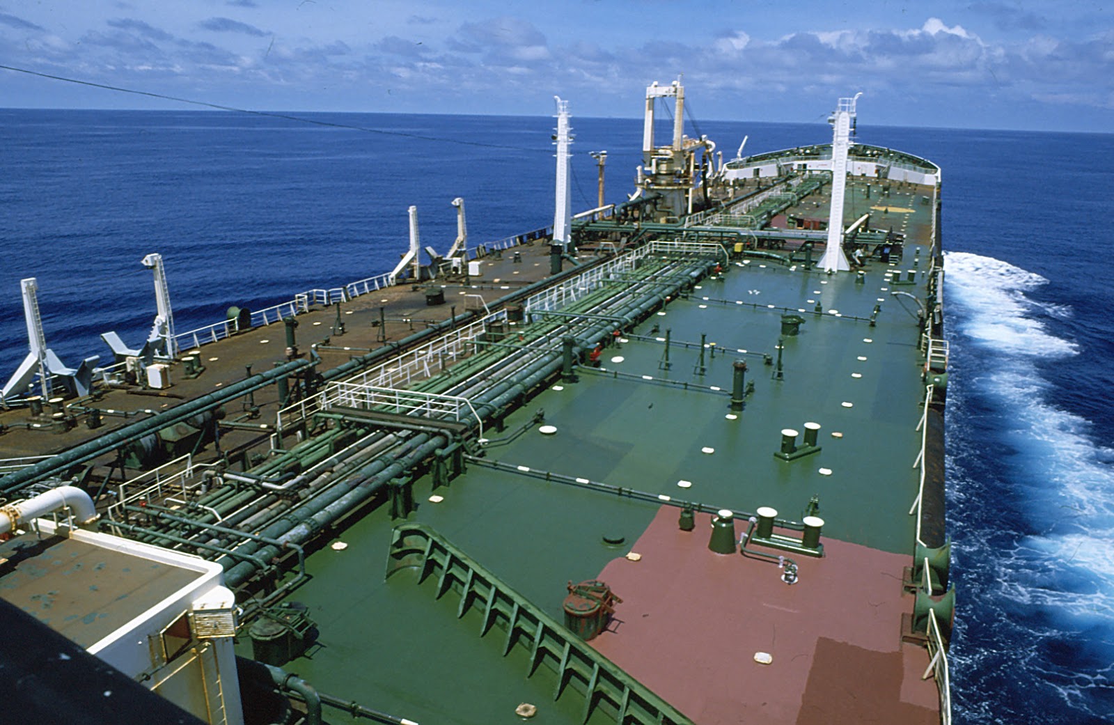 'ZIEN EN WETEN': NISO M.S. SHELL TANKERS B.V. ( DEEL 5 )