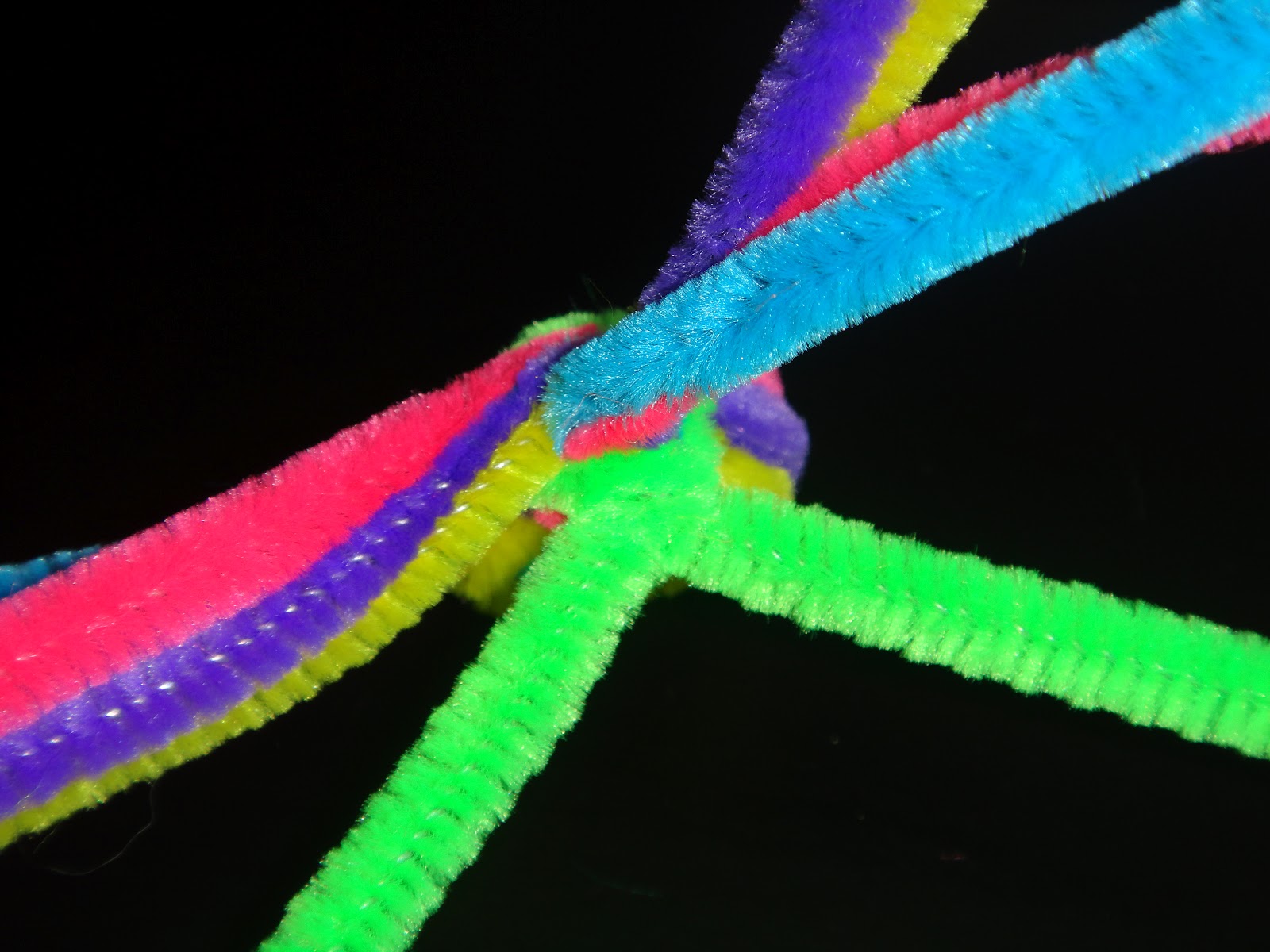 Your Little Birdie: Pipe Cleaner Rings