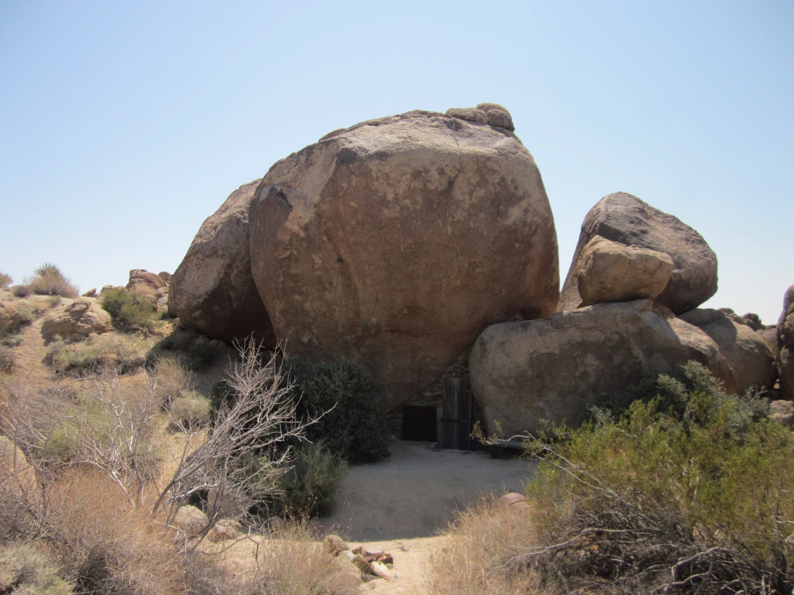 Smoky Scout's Hiking Adventures: Joshua Tree NP - Carey's Castle and ...