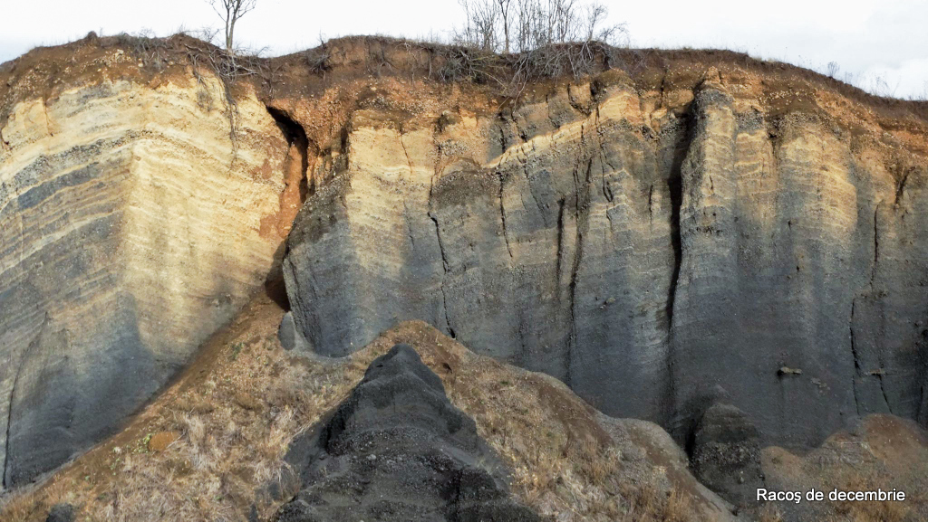 Poveştile mele: Racos, coltul cu nestemate: vulcan, coloane de bazalt ...