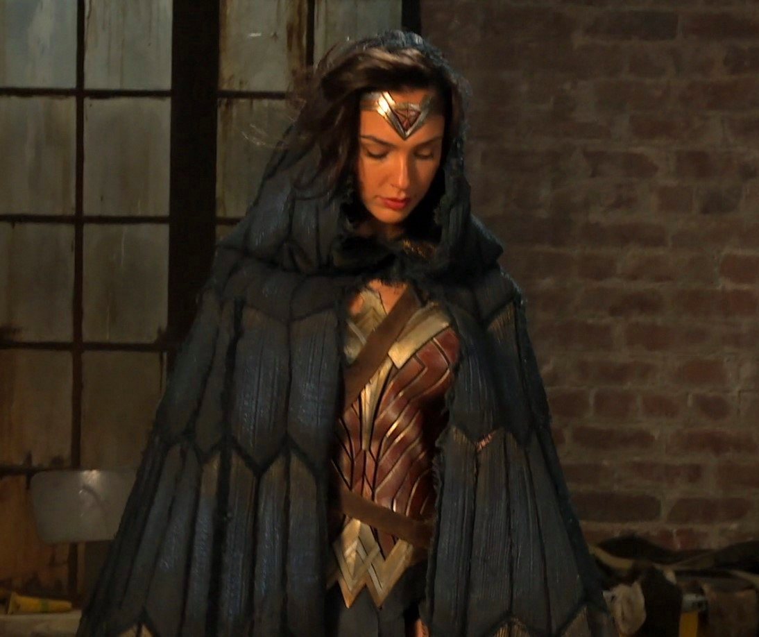 She's Fantastic: DC Multiverse - WONDER WOMAN (CLOAKED)!