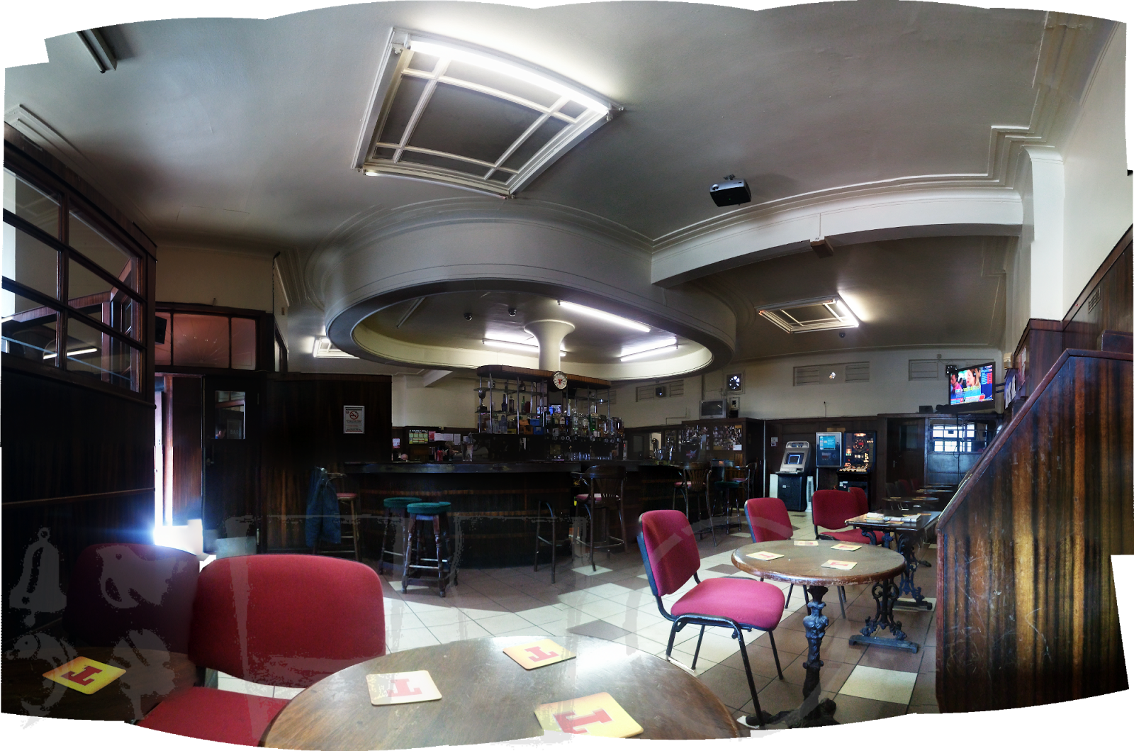 A Hauf Stop : Portland Arms