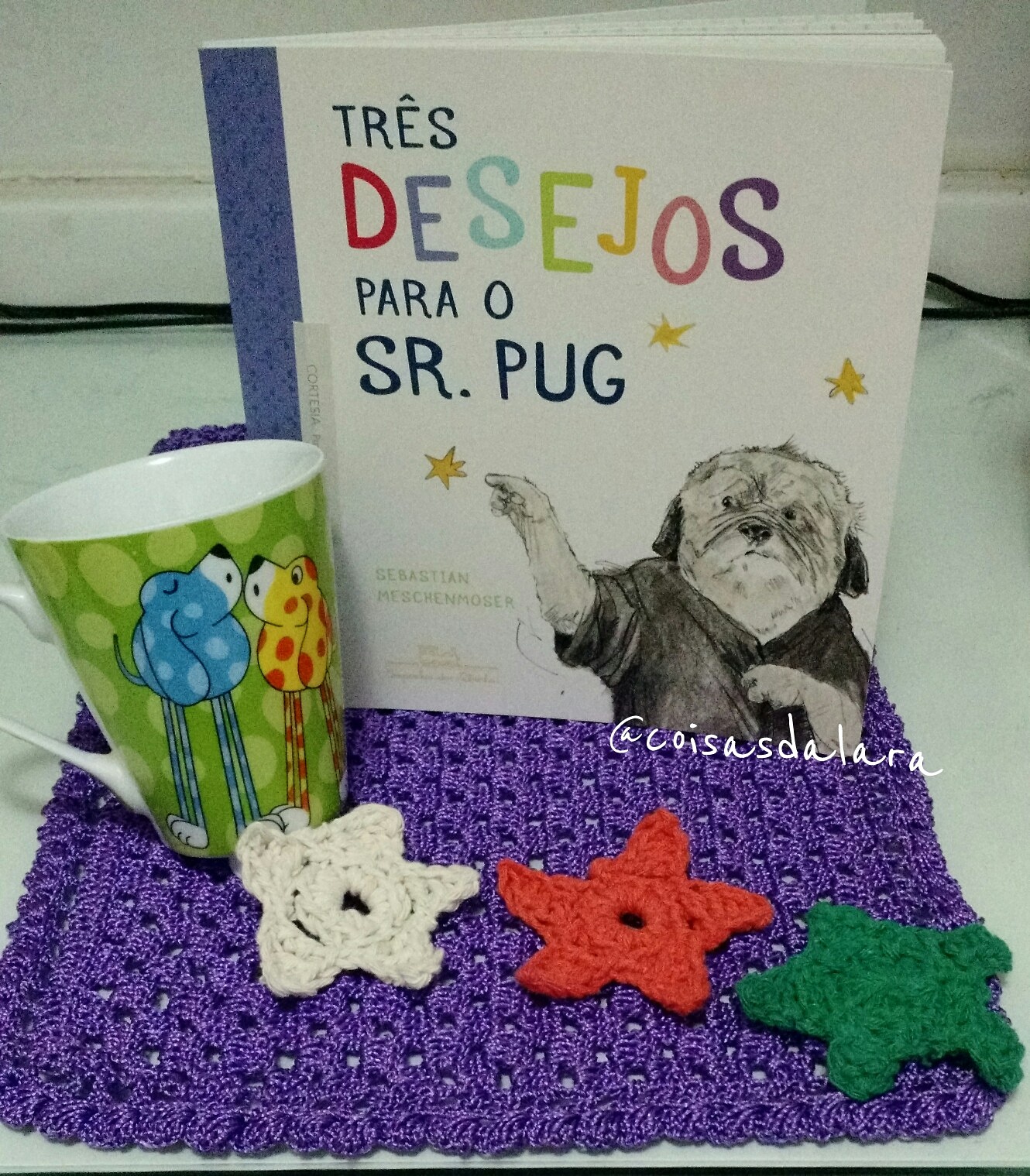 COISAS DA LARA: Resenha Três desejos para o Sr. Pug COISAS DA LARA: Resenha Três desejos para o Sr. Pug