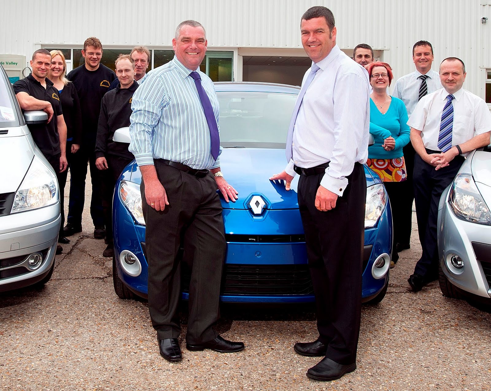 Grovewood PR: Bride Valley Motors - new Renault dealer in Winterbourne ...