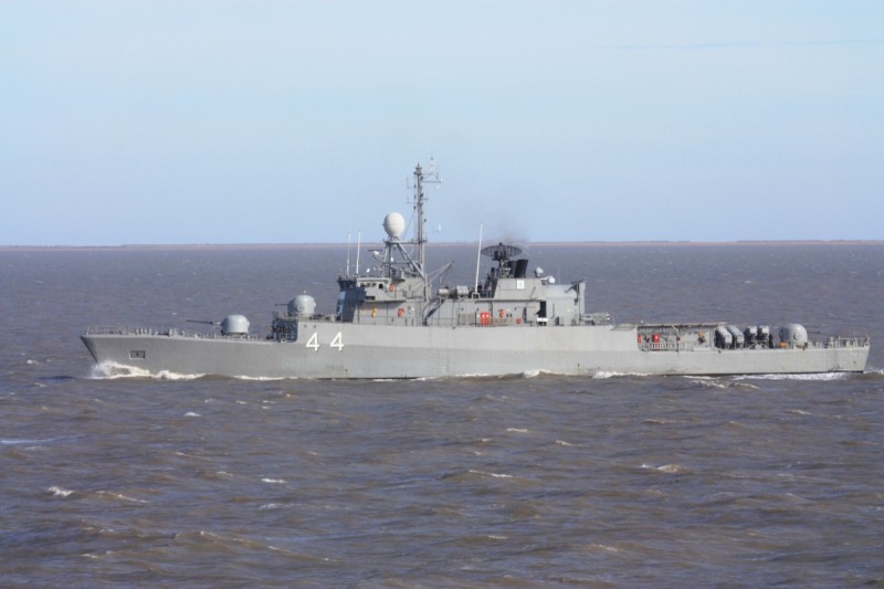 La decadencia de la Armada Argentina: La corbeta Espora varada